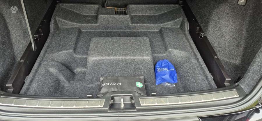 Black Volvo XC40 2021 in Telschi, with an engine capacity of 1.48 L and mileage of 59 thousand km for 24500 €, photo 28 on AUTOMOTO.COM.LV