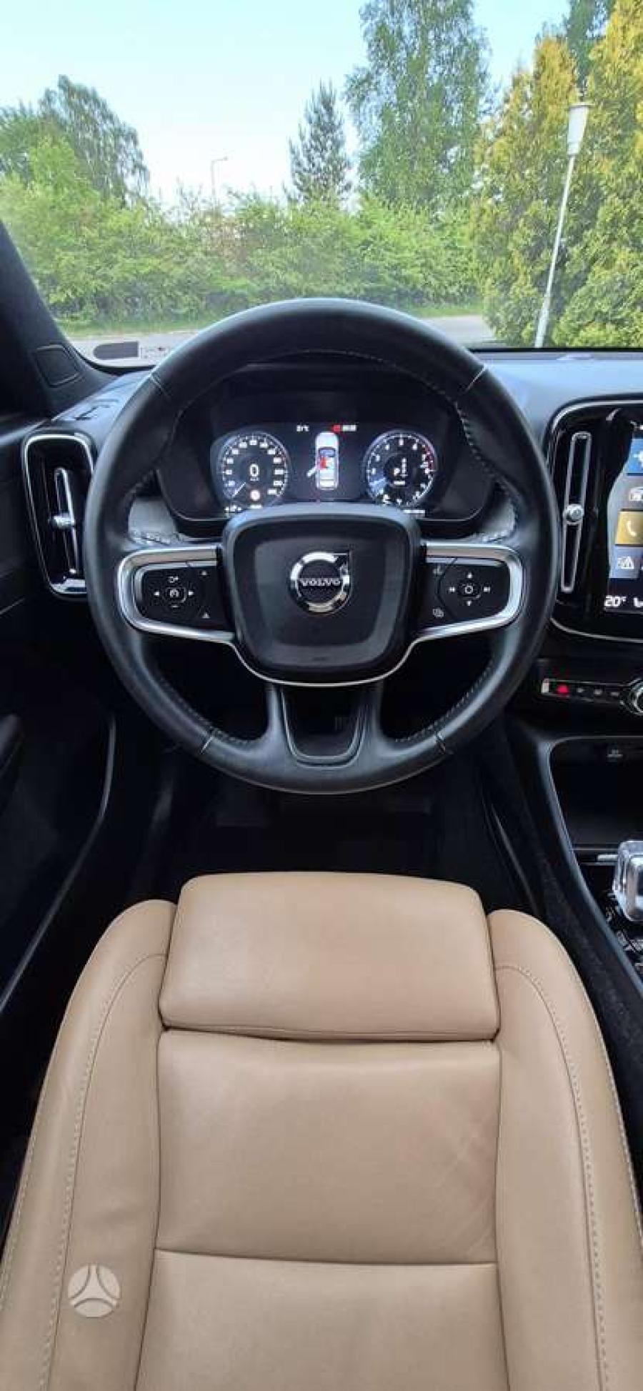 Black Volvo XC40 2021 in Telschi, with an engine capacity of 1.48 L and mileage of 59 thousand km for 24500 €, photo 30 on AUTOMOTO.COM.LV