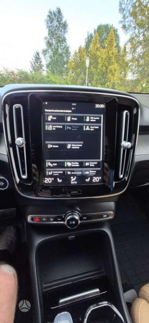 Black Volvo XC40 2021 in Telschi, with an engine capacity of 1.48 L and mileage of 59 thousand km for 24500 €, photo 34 on AUTOMOTO.COM.LV
