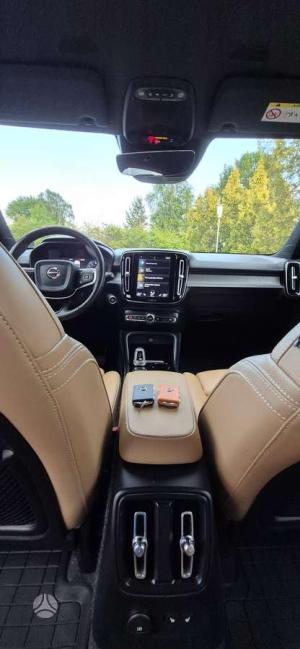 Black Volvo XC40 2021 in Telschi, with an engine capacity of 1.48 L and mileage of 59 thousand km for 24500 €, photo 36 on AUTOMOTO.COM.LV