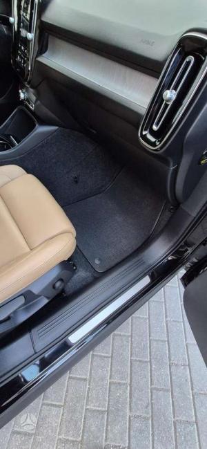 Black Volvo XC40 2021 in Telschi, with an engine capacity of 1.48 L and mileage of 59 thousand km for 24500 €, photo 38 on AUTOMOTO.COM.LV