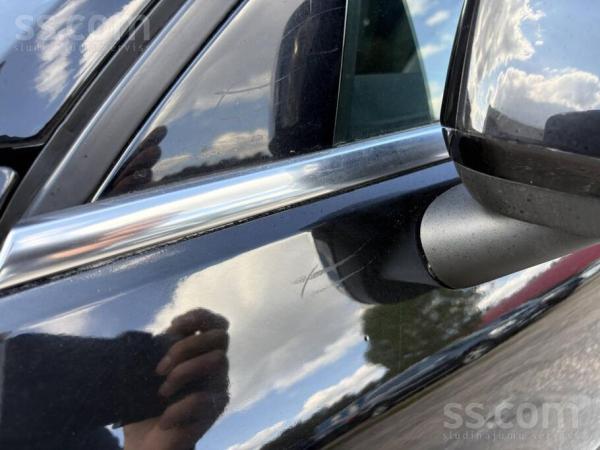 Black Volvo XC40 2021 in Riga, with an engine capacity of 1.50 L and mileage of 70 thousand km for 28200 €, photo 6 on AUTOMOTO.COM.LV