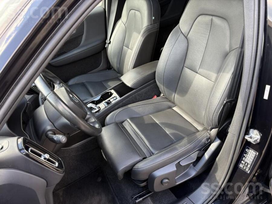 Черный Вольво XC40 2021 в Рига, объемом двигателя 1.50 л и пробегом 70 тыс. км за 28200 €, фото 22 на AUTOMOTO.COM.LV