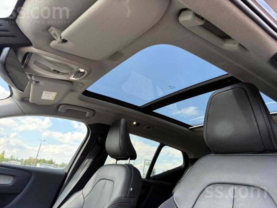 Черный Вольво XC40 2021 в Рига, объемом двигателя 1.50 л и пробегом 70 тыс. км за 28200 €, фото 23 на AUTOMOTO.COM.LV
