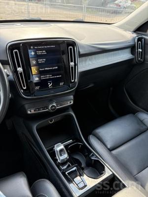 Черный Вольво XC40 2021 в Рига, объемом двигателя 1.50 л и пробегом 70 тыс. км за 28200 €, фото 26 на AUTOMOTO.COM.LV