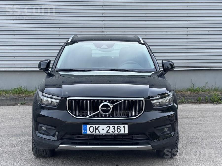 Black Volvo XC40 2021 in Riga, with an engine capacity of 1.50 L and mileage of 83 thousand km for 21600 €, photo 3 on AUTOMOTO.COM.LV