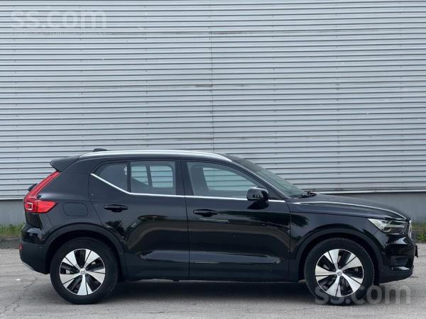 Black Volvo XC40 2021 in Riga, with an engine capacity of 1.50 L and mileage of 83 thousand km for 21600 €, photo 4 on AUTOMOTO.COM.LV