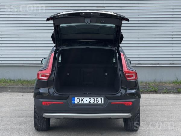 Black Volvo XC40 2021 in Riga, with an engine capacity of 1.50 L and mileage of 83 thousand km for 21600 €, photo 6 on AUTOMOTO.COM.LV