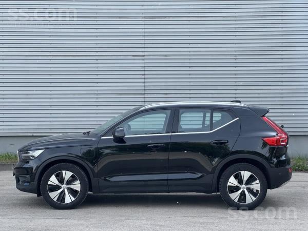 Black Volvo XC40 2021 in Riga, with an engine capacity of 1.50 L and mileage of 83 thousand km for 21600 €, photo 7 on AUTOMOTO.COM.LV