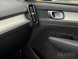 Black Volvo XC40 2021 in Riga, with an engine capacity of 1.50 L and mileage of 83 thousand km for 21600 €, photo 20 on AUTOMOTO.COM.LV