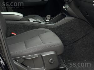 Black Volvo XC40 2021 in Riga, with an engine capacity of 1.50 L and mileage of 83 thousand km for 21600 €, photo 21 on AUTOMOTO.COM.LV