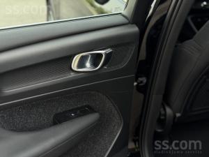 Black Volvo XC40 2021 in Riga, with an engine capacity of 1.50 L and mileage of 83 thousand km for 21600 €, photo 22 on AUTOMOTO.COM.LV