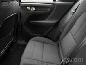 Black Volvo XC40 2021 in Riga, with an engine capacity of 1.50 L and mileage of 83 thousand km for 21600 €, photo 24 on AUTOMOTO.COM.LV
