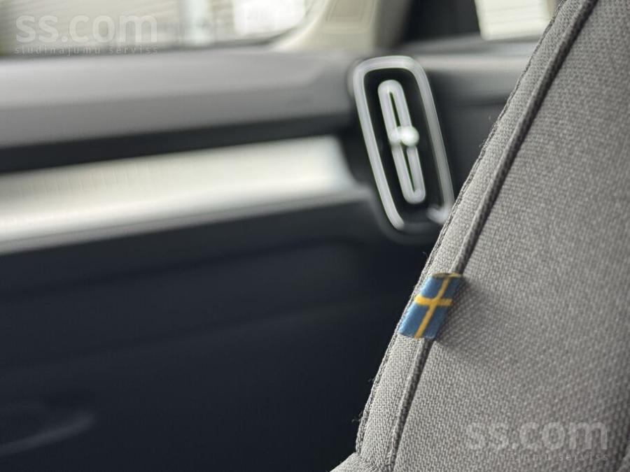 Black Volvo XC40 2021 in Riga, with an engine capacity of 1.50 L and mileage of 83 thousand km for 21600 €, photo 25 on AUTOMOTO.COM.LV