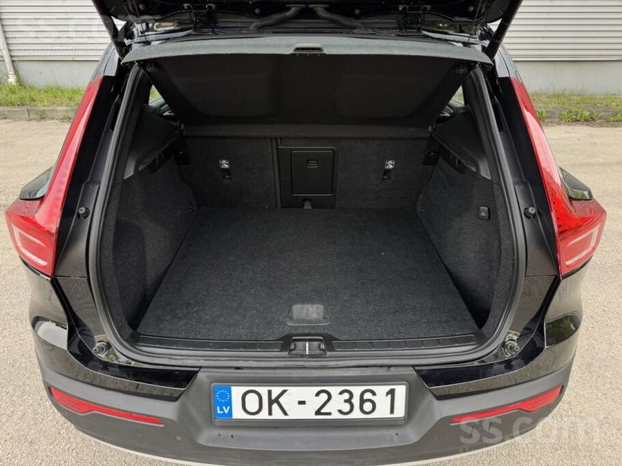 Black Volvo XC40 2021 in Riga, with an engine capacity of 1.50 L and mileage of 83 thousand km for 21600 €, photo 26 on AUTOMOTO.COM.LV