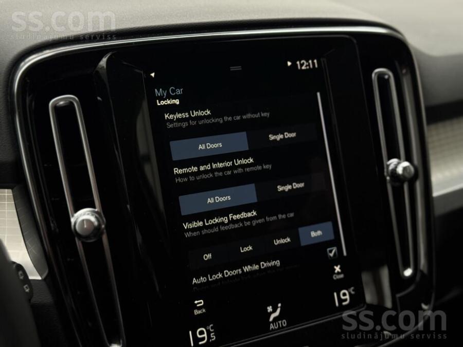 Black Volvo XC40 2021 in Riga, with an engine capacity of 1.50 L and mileage of 83 thousand km for 21600 €, photo 30 on AUTOMOTO.COM.LV