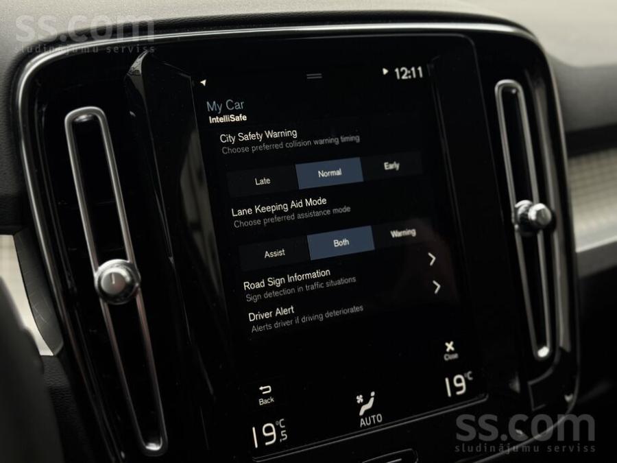 Black Volvo XC40 2021 in Riga, with an engine capacity of 1.50 L and mileage of 83 thousand km for 21600 €, photo 31 on AUTOMOTO.COM.LV