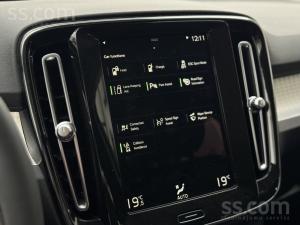 Black Volvo XC40 2021 in Riga, with an engine capacity of 1.50 L and mileage of 83 thousand km for 21600 €, photo 32 on AUTOMOTO.COM.LV