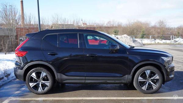 Black Volvo XC40 2021 in Siauliai, with an engine capacity of 0.00 L and mileage of 168 thousand km for 20000 €, photo 5 on AUTOMOTO.COM.LV