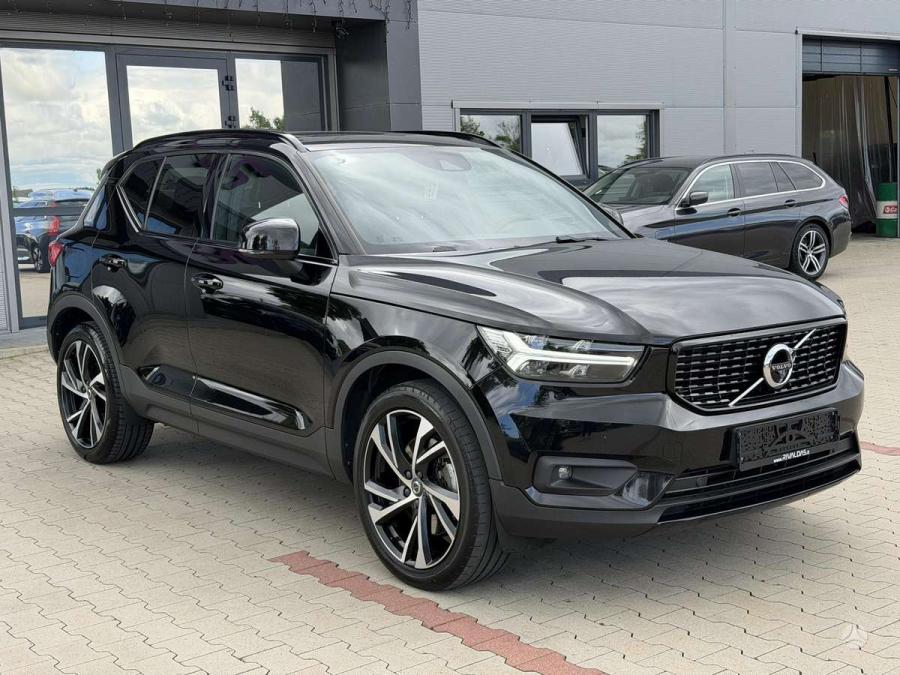 Melns Volvo XC40 2021 Šauļi, ar dzinēja tilpumu 1.48 L un nobraukumu 186 tūkst. km par 23990 €, foto 3 vietnē AUTOMOTO.COM.LV