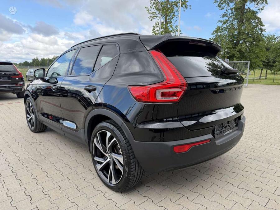 Melns Volvo XC40 2021 Šauļi, ar dzinēja tilpumu 1.48 L un nobraukumu 186 tūkst. km par 23990 €, foto 9 vietnē AUTOMOTO.COM.LV