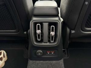 Melns Volvo XC40 2021 Šauļi, ar dzinēja tilpumu 1.48 L un nobraukumu 186 tūkst. km par 23990 €, foto 25 vietnē AUTOMOTO.COM.LV