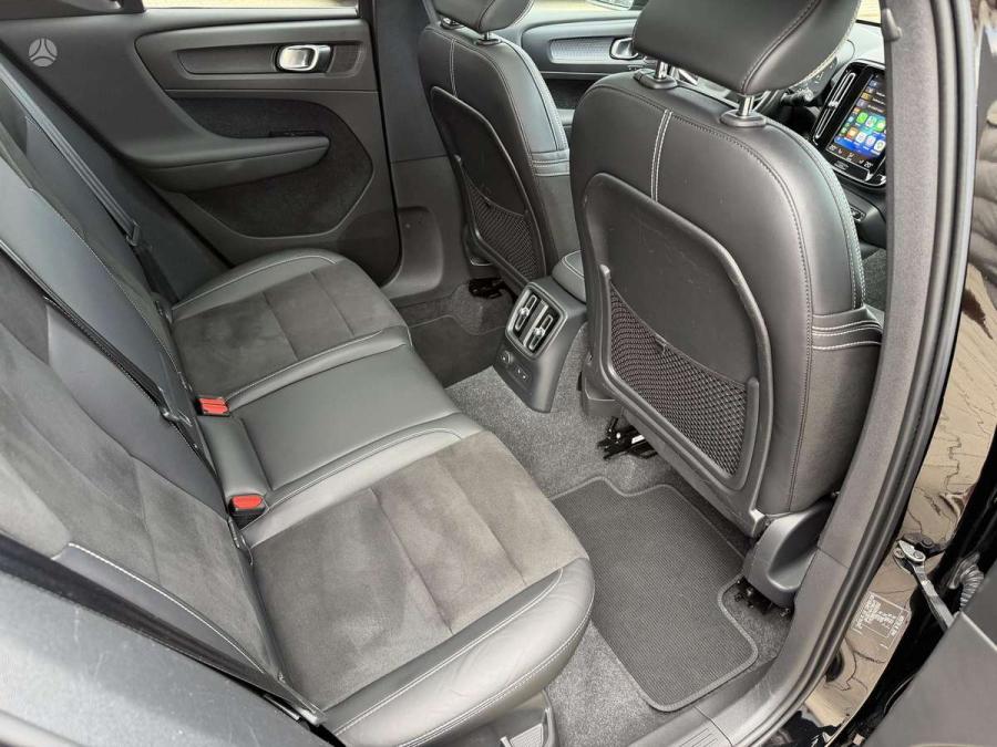 Melns Volvo XC40 2021 Šauļi, ar dzinēja tilpumu 1.48 L un nobraukumu 186 tūkst. km par 23990 €, foto 26 vietnē AUTOMOTO.COM.LV