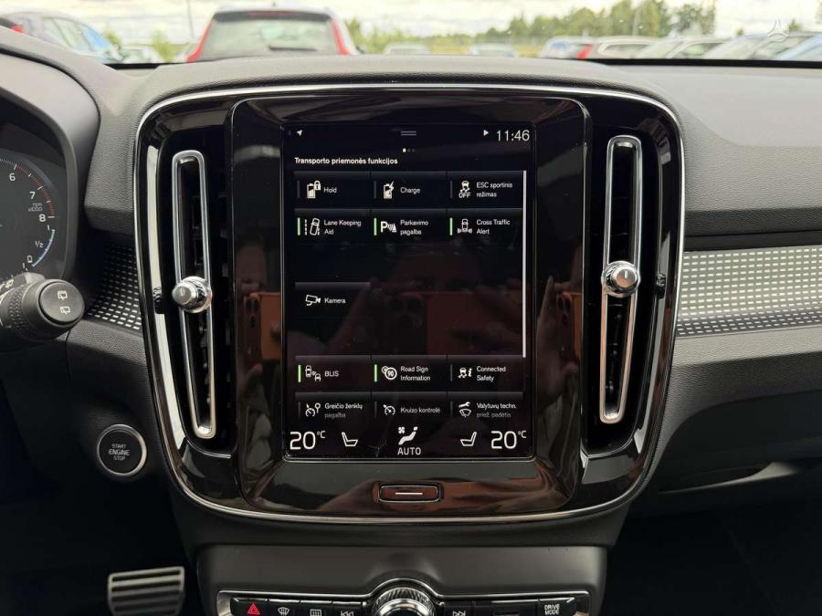 Melns Volvo XC40 2021 Šauļi, ar dzinēja tilpumu 1.48 L un nobraukumu 186 tūkst. km par 23990 €, foto 34 vietnē AUTOMOTO.COM.LV