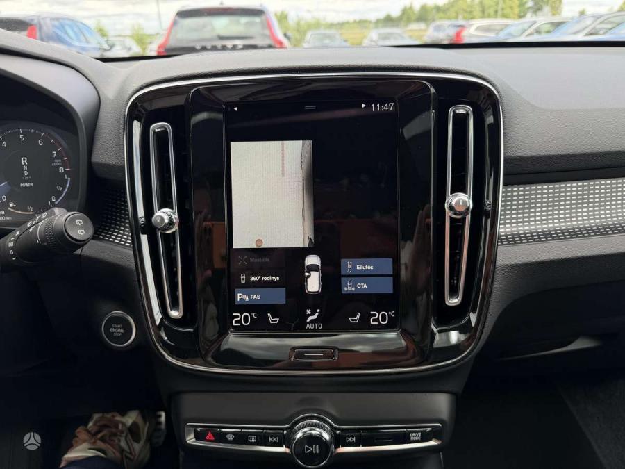 Melns Volvo XC40 2021 Šauļi, ar dzinēja tilpumu 1.48 L un nobraukumu 186 tūkst. km par 23990 €, foto 39 vietnē AUTOMOTO.COM.LV