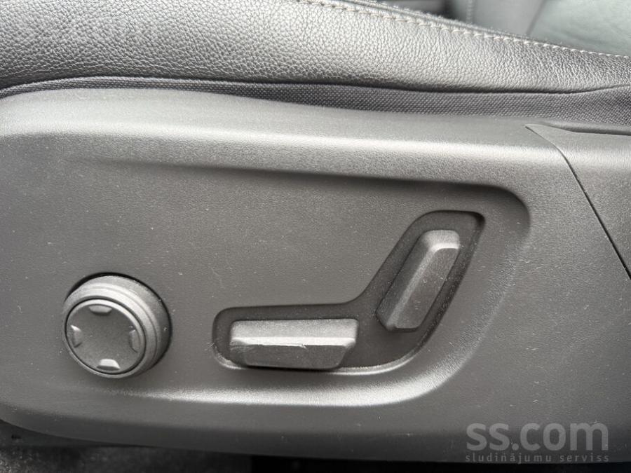 Melns Volvo XC40 2021 Rīga, ar dzinēja tilpumu 1.50 L un nobraukumu 85 tūkst. km par 26900 €, foto 13 vietnē AUTOMOTO.COM.LV