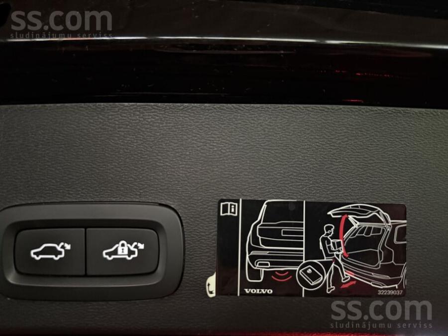 Melns Volvo XC40 2021 Rīga, ar dzinēja tilpumu 1.50 L un nobraukumu 85 tūkst. km par 26900 €, foto 15 vietnē AUTOMOTO.COM.LV