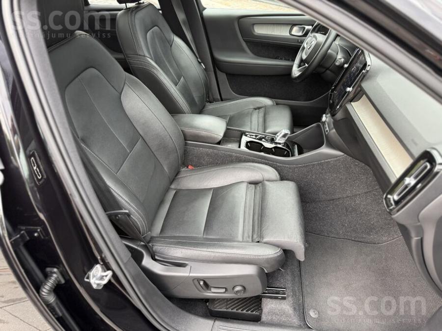 Melns Volvo XC40 2021 Rīga, ar dzinēja tilpumu 1.50 L un nobraukumu 85 tūkst. km par 26900 €, foto 23 vietnē AUTOMOTO.COM.LV