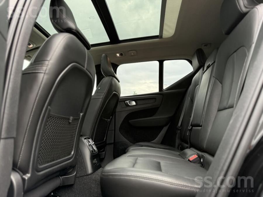 Melns Volvo XC40 2021 Rīga, ar dzinēja tilpumu 1.50 L un nobraukumu 85 tūkst. km par 26900 €, foto 26 vietnē AUTOMOTO.COM.LV
