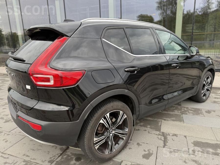 Melns Volvo XC40 2021 Rīga, ar dzinēja tilpumu 1.50 L un nobraukumu 85 tūkst. km par 26900 €, foto 29 vietnē AUTOMOTO.COM.LV