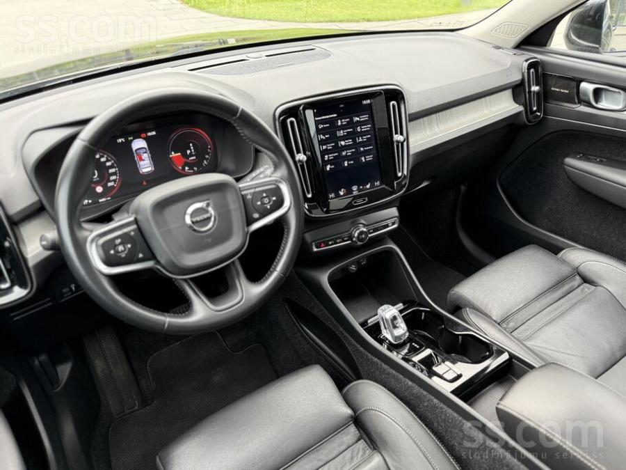 Melns Volvo XC40 2021 Rīga, ar dzinēja tilpumu 1.50 L un nobraukumu 85 tūkst. km par 26900 €, foto 32 vietnē AUTOMOTO.COM.LV