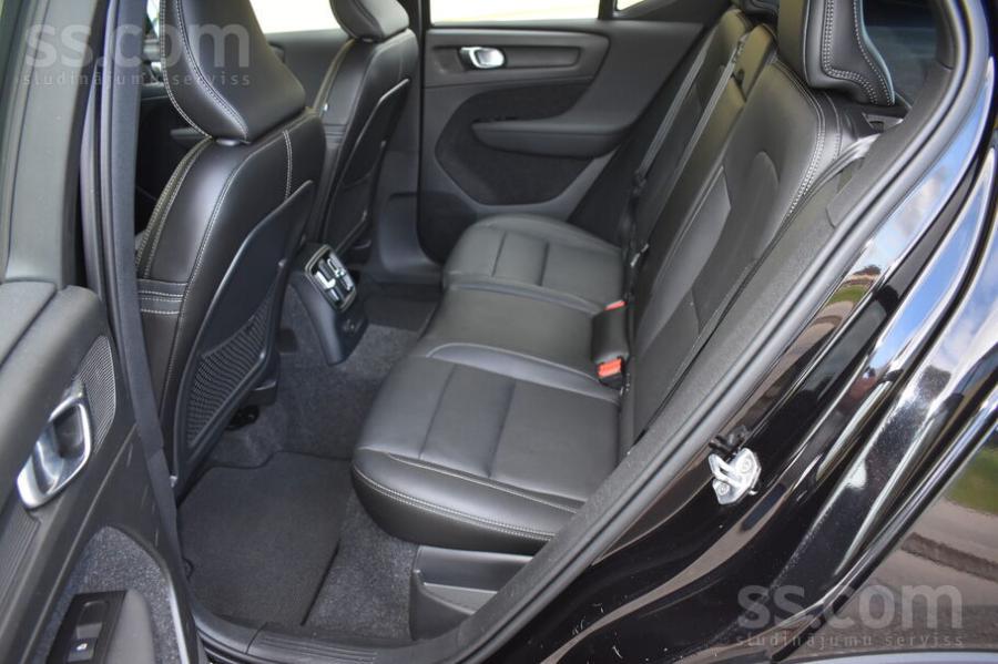 Melns Volvo XC40 2021 Talsi, ar dzinēja tilpumu 1.50 L un nobraukumu 39 tūkst. km par 25500 €, foto 9 vietnē AUTOMOTO.COM.LV