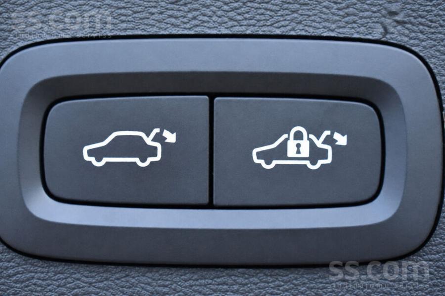 Melns Volvo XC40 2021 Talsi, ar dzinēja tilpumu 1.50 L un nobraukumu 39 tūkst. km par 25500 €, foto 14 vietnē AUTOMOTO.COM.LV