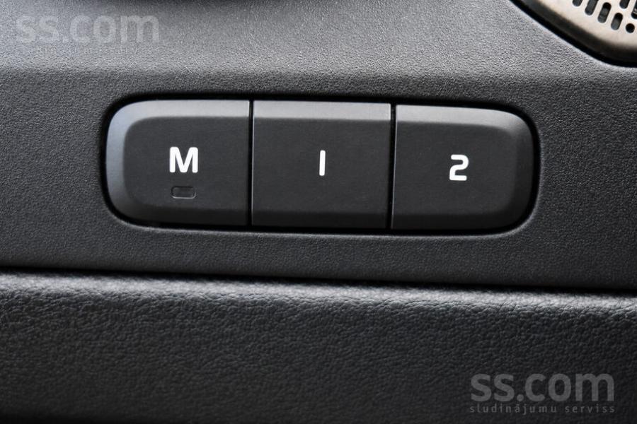 Melns Volvo XC40 2021 Talsi, ar dzinēja tilpumu 1.50 L un nobraukumu 39 tūkst. km par 25500 €, foto 17 vietnē AUTOMOTO.COM.LV