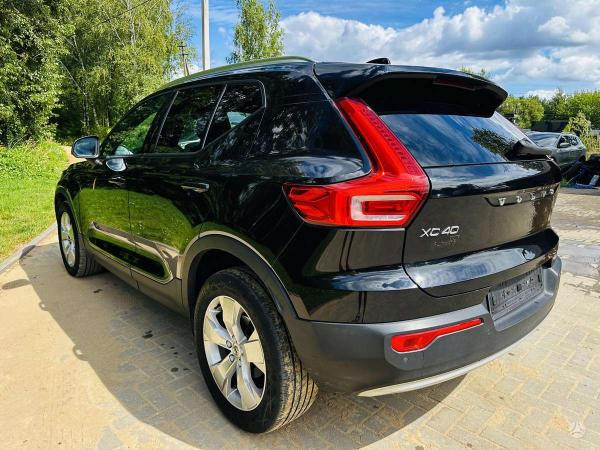 Black Volvo XC40 2021 in Kaunas, with an engine capacity of 1.97 L and mileage of 110 thousand km for 19850 €, photo 4 on AUTOMOTO.COM.LV