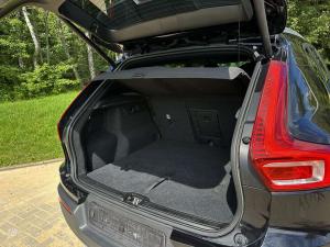 Black Volvo XC40 2021 in Kaunas, with an engine capacity of 1.97 L and mileage of 110 thousand km for 19850 €, photo 8 on AUTOMOTO.COM.LV