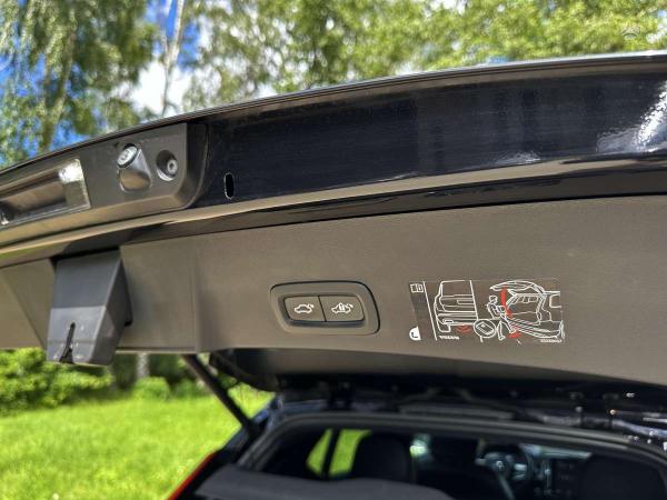 Black Volvo XC40 2021 in Kaunas, with an engine capacity of 1.97 L and mileage of 110 thousand km for 19850 €, photo 10 on AUTOMOTO.COM.LV