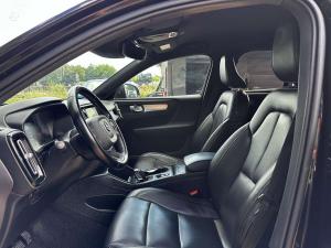 Black Volvo XC40 2021 in Kaunas, with an engine capacity of 1.97 L and mileage of 110 thousand km for 19850 €, photo 16 on AUTOMOTO.COM.LV