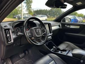 Black Volvo XC40 2021 in Kaunas, with an engine capacity of 1.97 L and mileage of 110 thousand km for 19850 €, photo 17 on AUTOMOTO.COM.LV