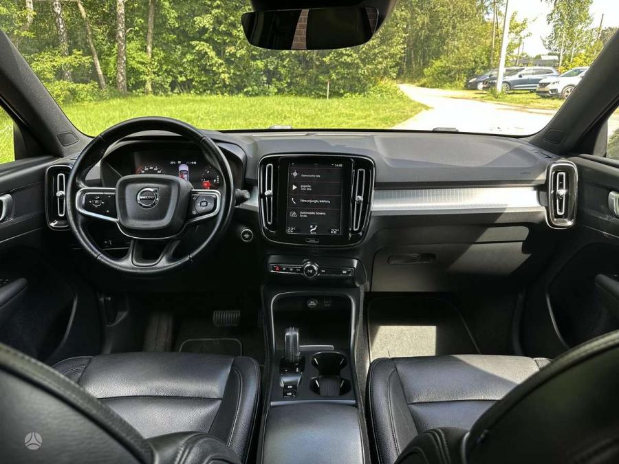 Black Volvo XC40 2021 in Kaunas, with an engine capacity of 1.97 L and mileage of 110 thousand km for 19850 €, photo 20 on AUTOMOTO.COM.LV