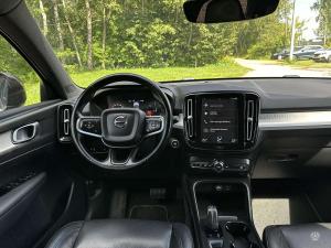 Black Volvo XC40 2021 in Kaunas, with an engine capacity of 1.97 L and mileage of 110 thousand km for 19850 €, photo 21 on AUTOMOTO.COM.LV