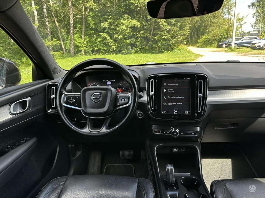 Black Volvo XC40 2021 in Kaunas, with an engine capacity of 1.97 L and mileage of 110 thousand km for 19850 €, photo 21 on AUTOMOTO.COM.LV