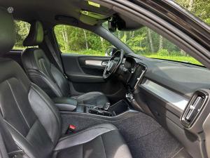 Black Volvo XC40 2021 in Kaunas, with an engine capacity of 1.97 L and mileage of 110 thousand km for 19850 €, photo 26 on AUTOMOTO.COM.LV