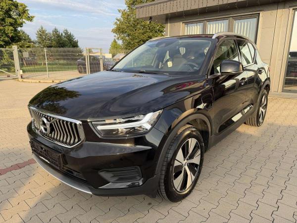 Черный Вольво XC40 2021 в Шяуляй, объемом двигателя 1.48 л и пробегом 189 тыс. км за 18990 €, фото 2 на AUTOMOTO.COM.LV