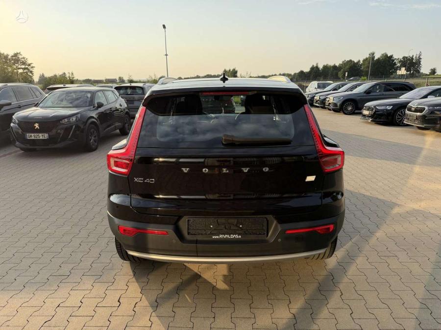 Черный Вольво XC40 2021 в Шяуляй, объемом двигателя 1.48 л и пробегом 189 тыс. км за 18990 €, фото 10 на AUTOMOTO.COM.LV