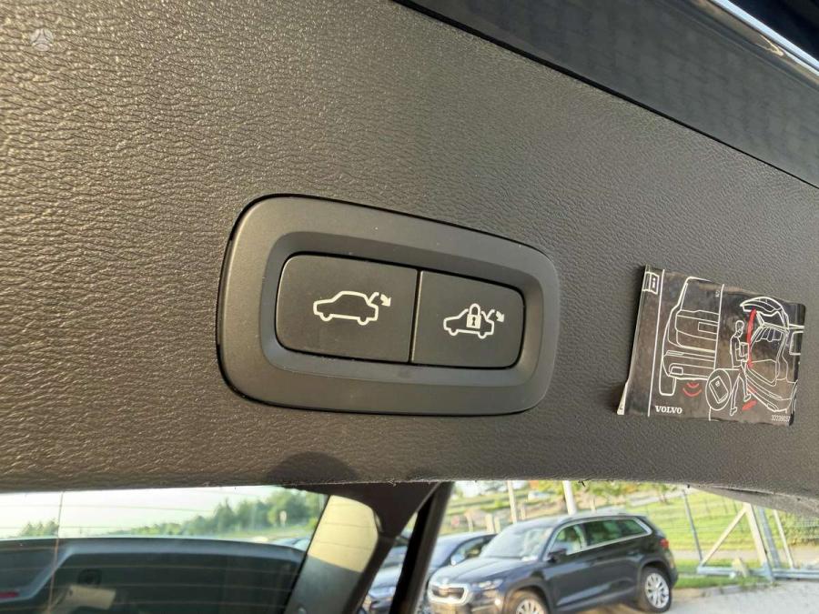 Черный Вольво XC40 2021 в Шяуляй, объемом двигателя 1.48 л и пробегом 189 тыс. км за 18990 €, фото 21 на AUTOMOTO.COM.LV